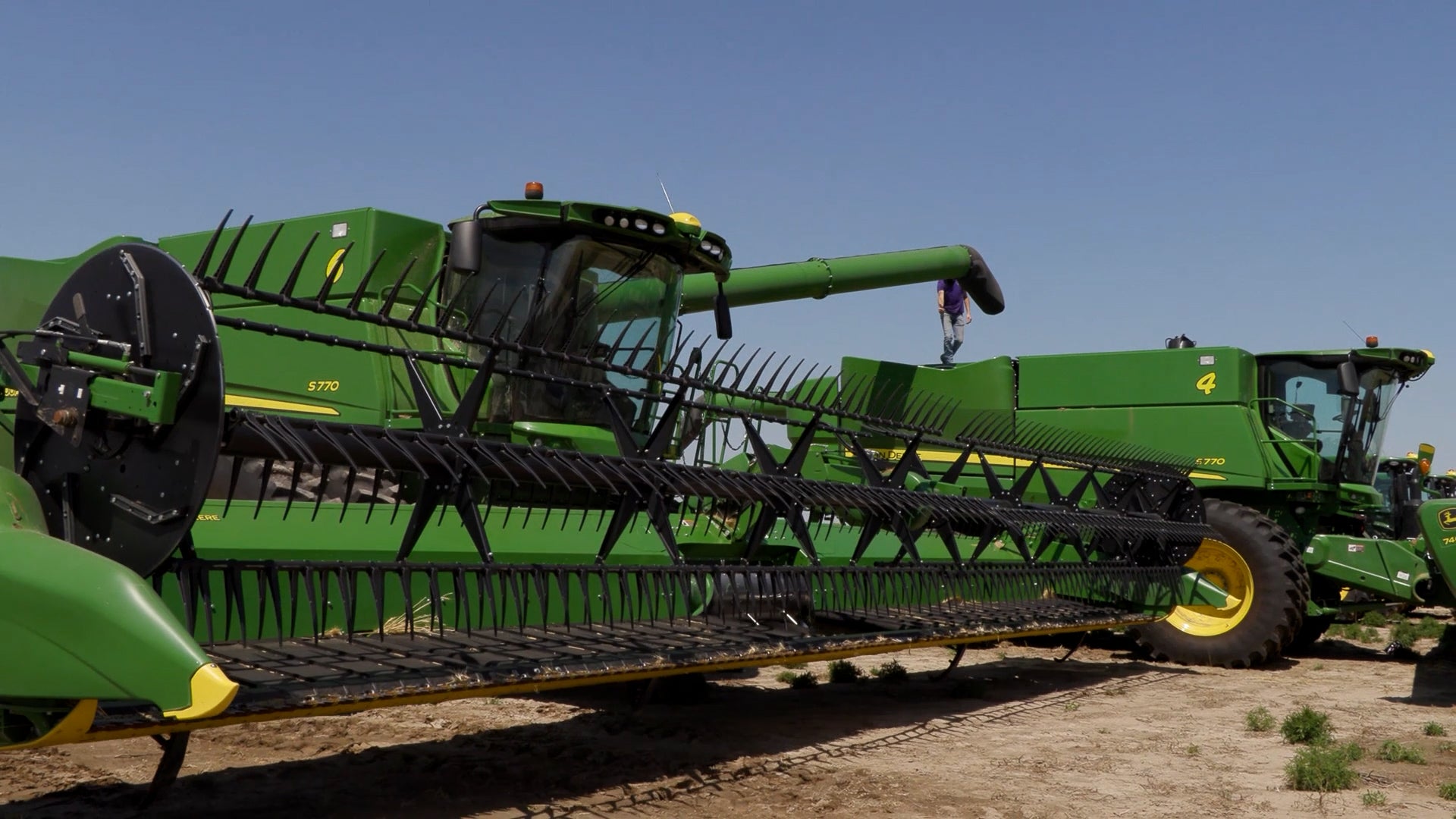 Meet the Fleet of our New Production – GRASSMEN