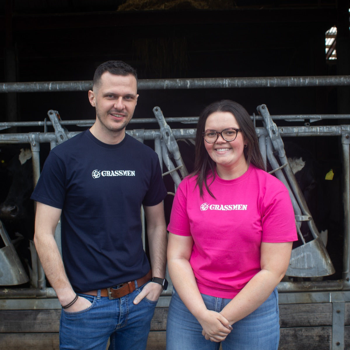 "GRASSMEN" Unisex Adults Navy T-Shirt